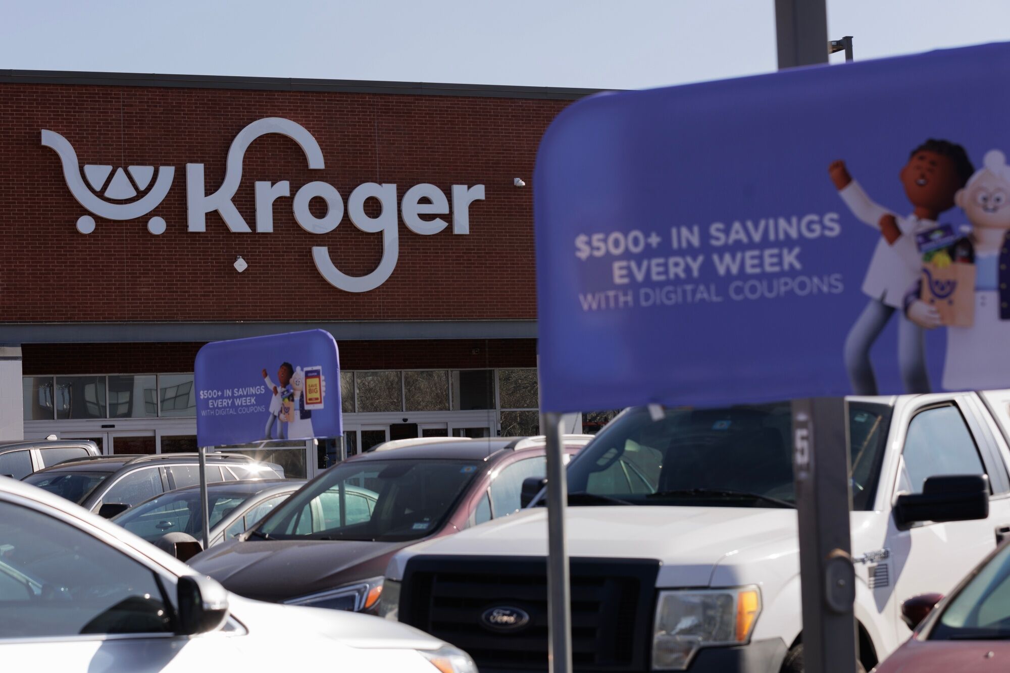 Kroger sinks as squeezed shoppers, investments weigh on results