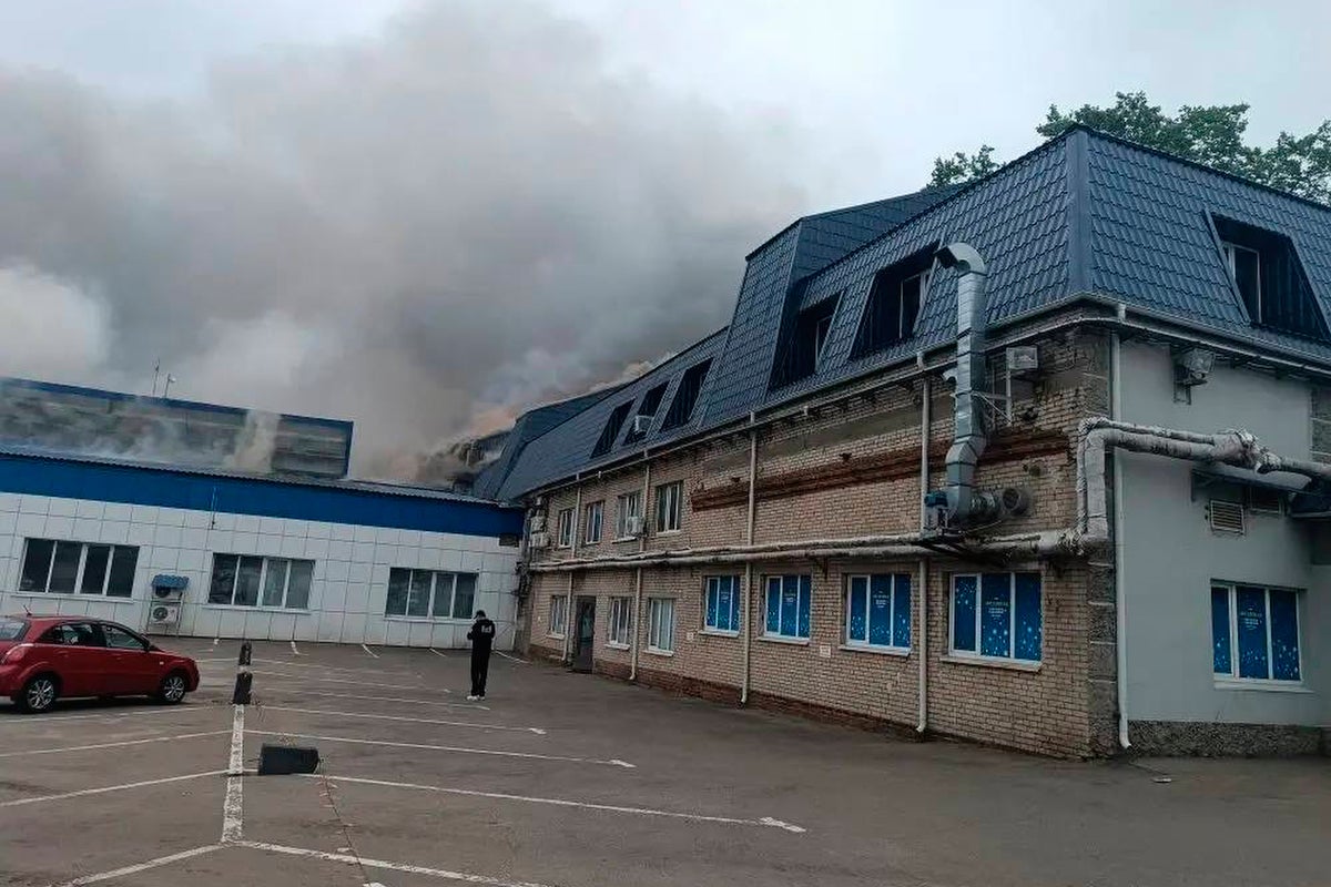 Clouds of black smoke rise over Moscow after Ukrainian drones hit an ...