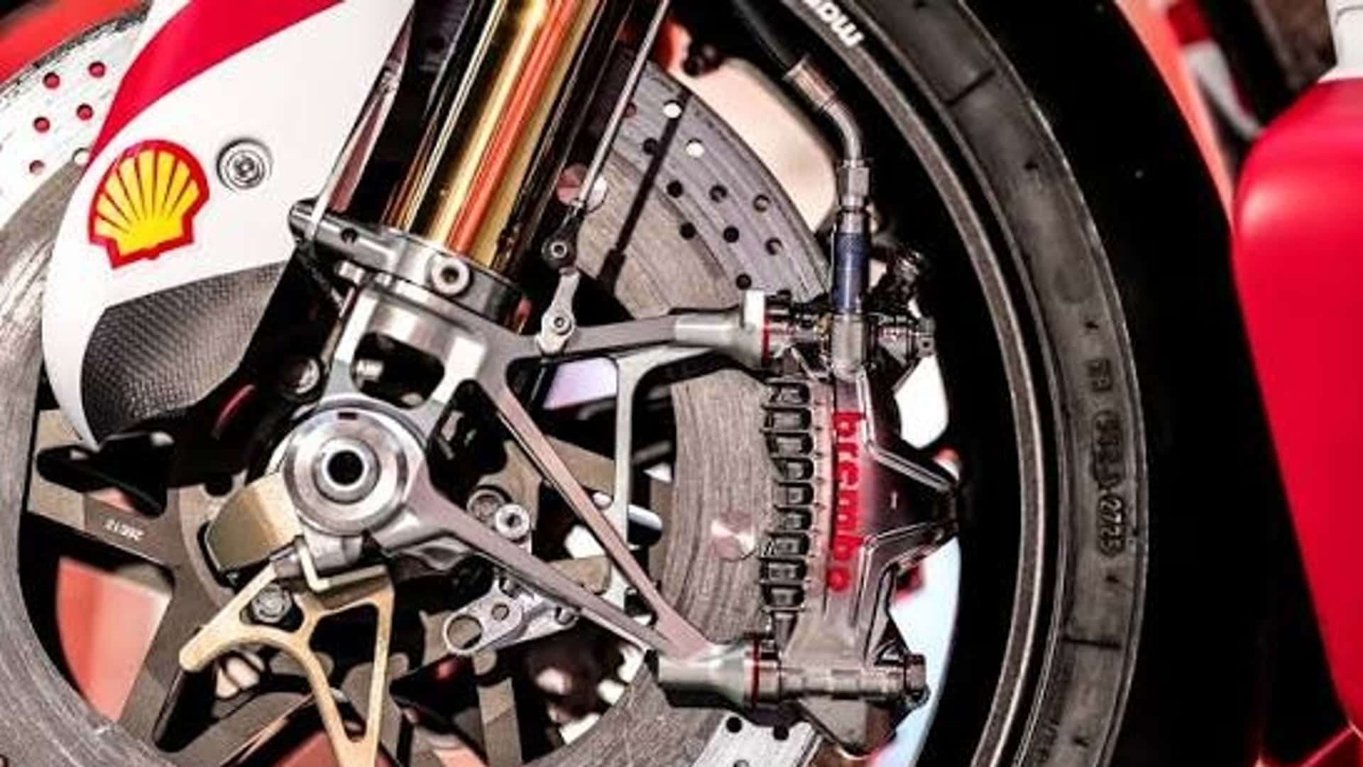 Brembo Hyction carbon ceramic discs come to motorcycle racing. Road ...
