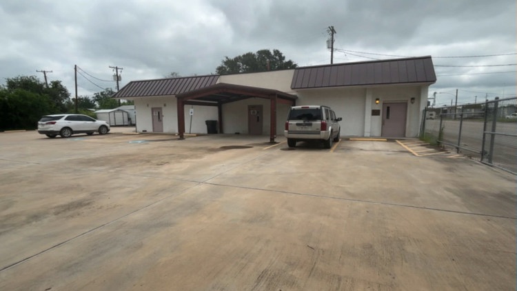 Get out of the heat: South Texas communities open doors as temperatures ...