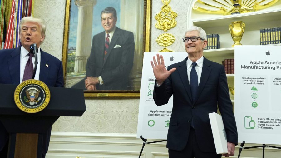 Trump: Apple partnering with Intel on chip design, production in US