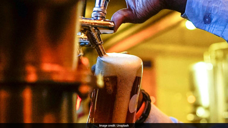 Boston bars run low as Scottish football fans prompt 'emergency' beer ...
