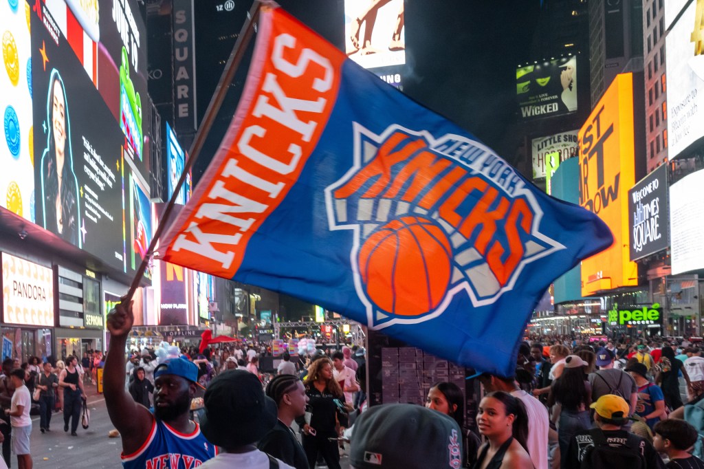 Happy Knicks Day! Here’s all the food deals and freebies for your NYC ...