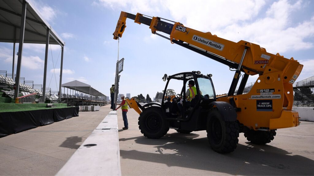 JGR star unsold over NASCAR garage’s complaints against San Diego track ...