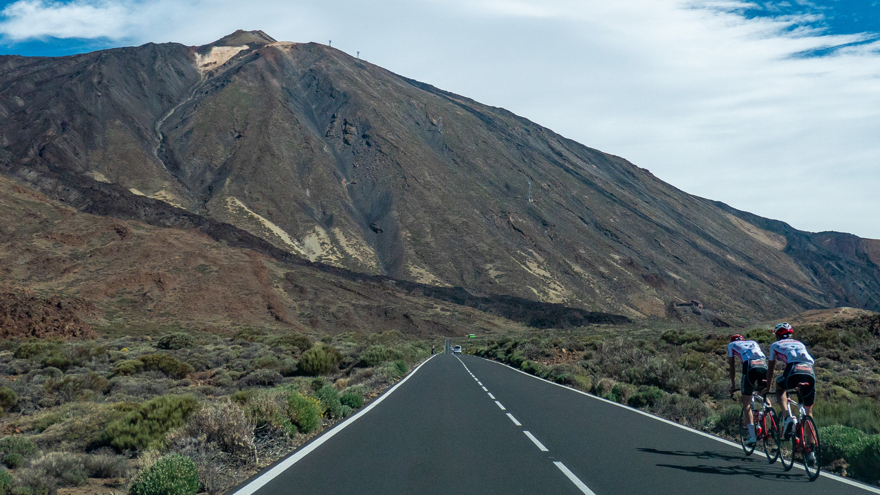 Should cycling ban altitude training? How an obsession with performance ...