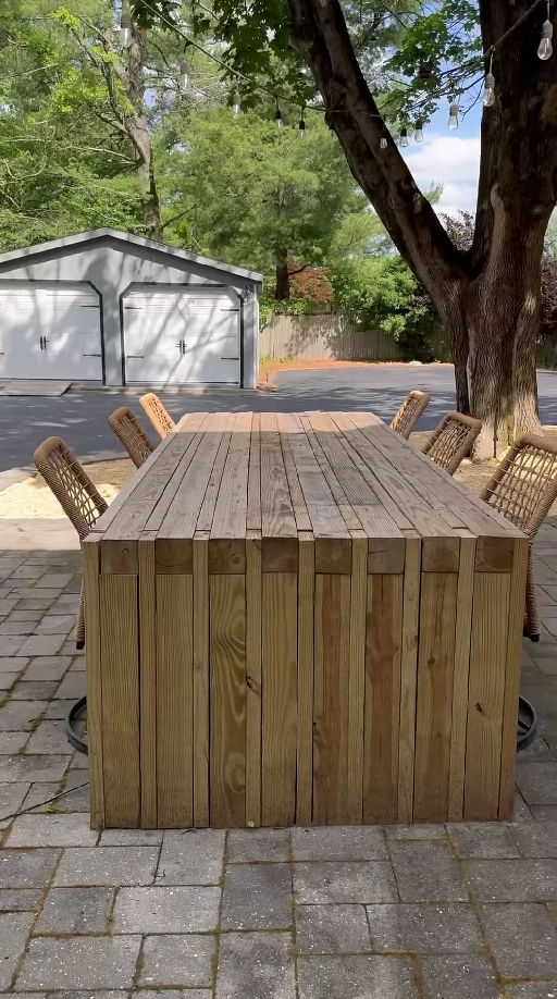 One Day Woodworking Project Stylish Patio Table