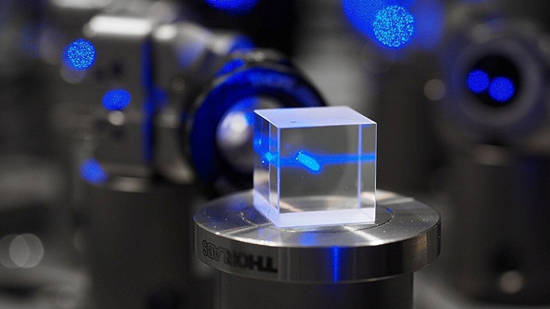 Quantum sensor neutralizes laser noise for dark matter and ...