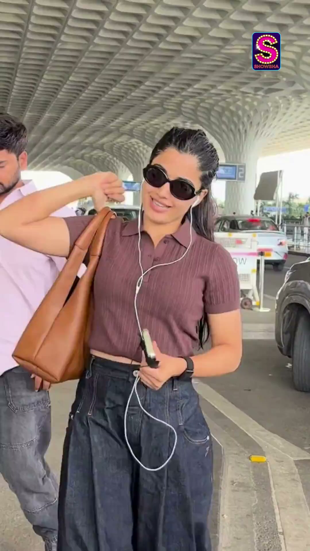 National crush Rashmika Mandanna was seen flying out of Mumbai, turning ...