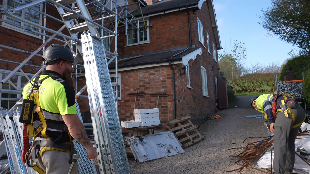 Fixing an urgent scaffolding issue on an old building