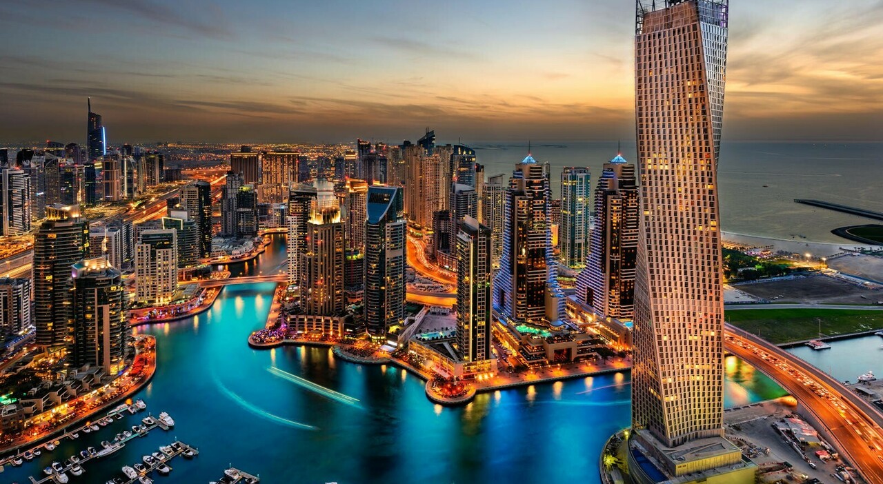 Dubai, crolla il mercato immobiliare di lusso: vendita a picco, l'ombra ...