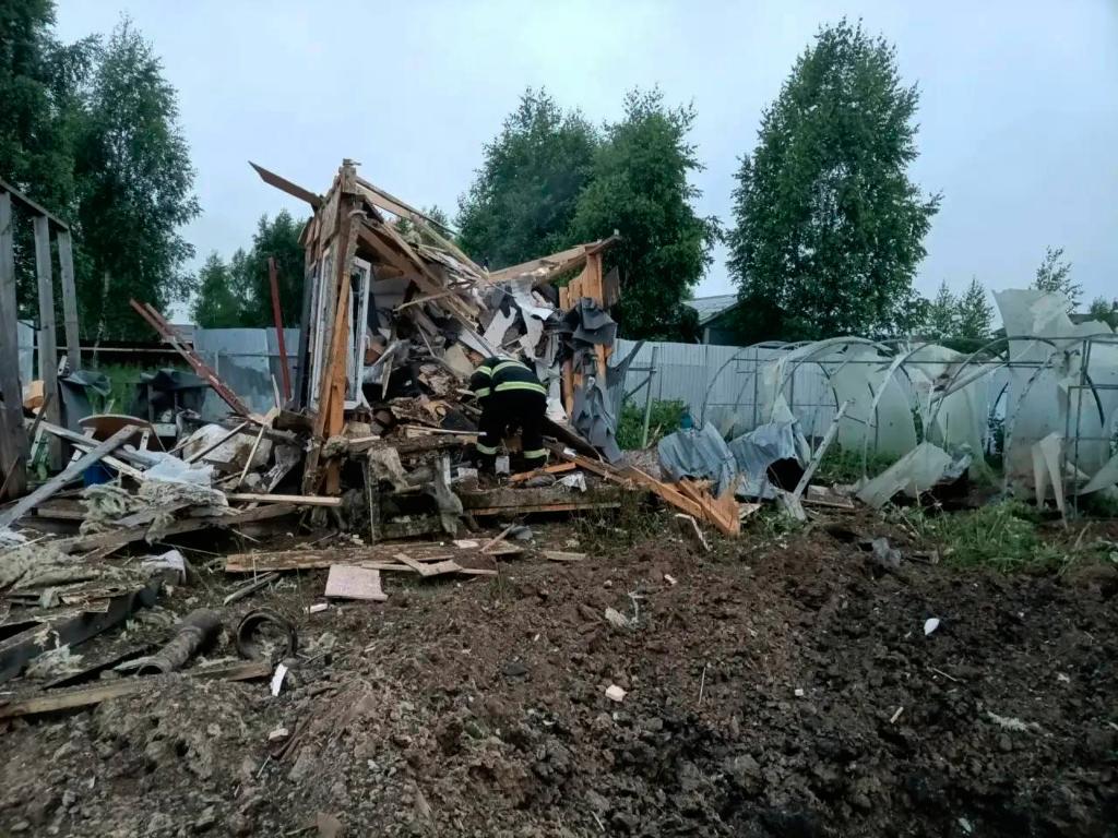 Moscow suffers a large-scale Ukrainian drone attack causing chaos in ...