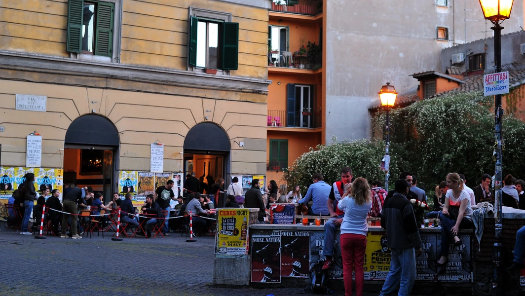 Master the unspoken rules of eating in Italy
