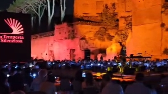 Roma Palatino ore 20,47: Baricco e la suggestiva lettura silenziosa de ...