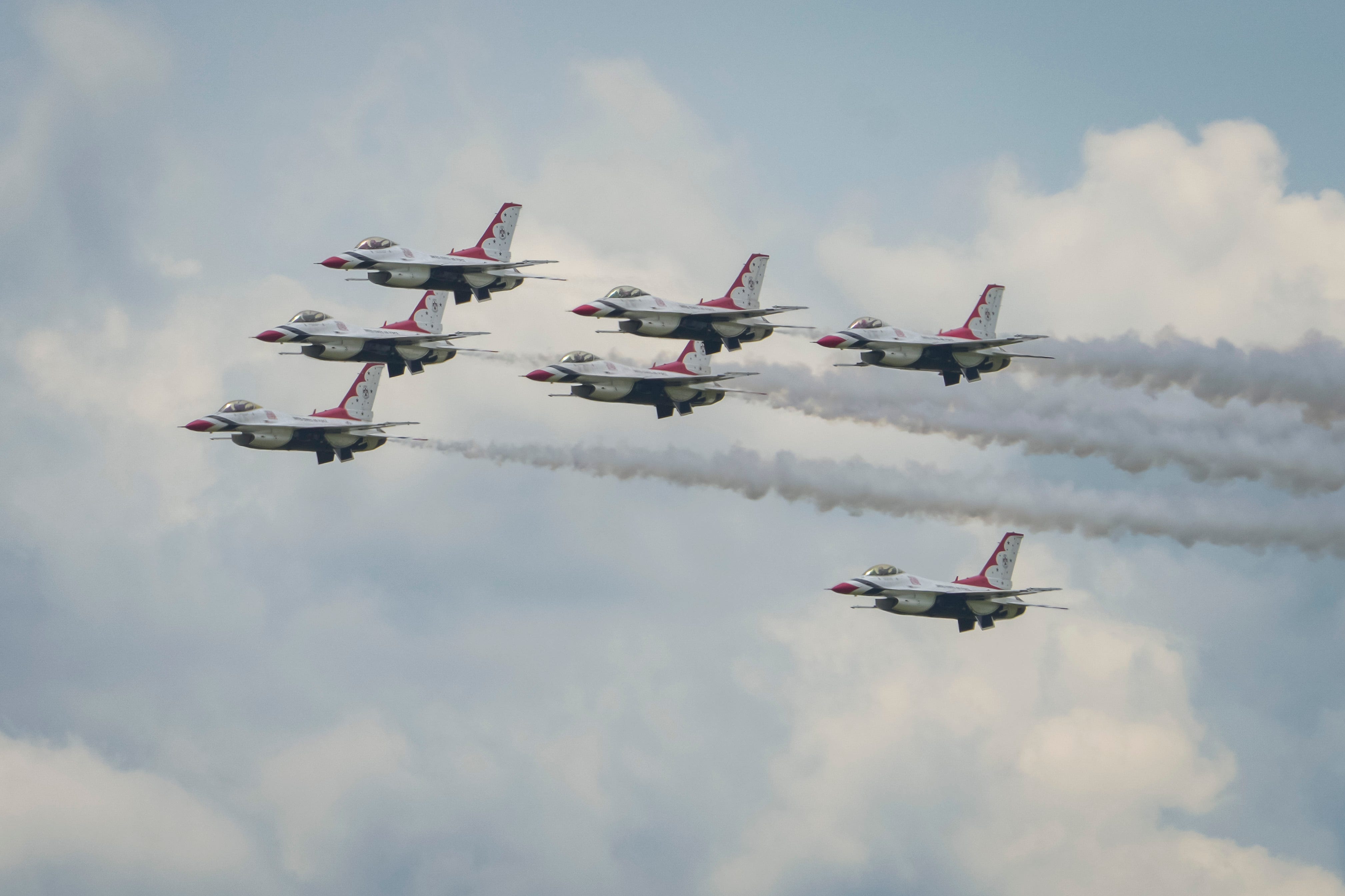 Thunderbirds soar into central Ohio ahead of Columbus Air Show