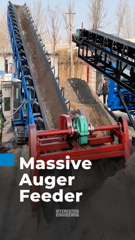 Screw conveyor gravel loader