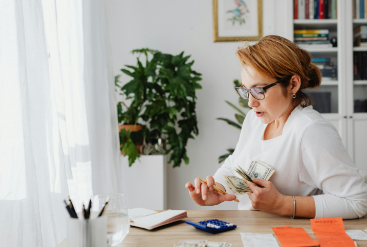 30 Effective Tips for Reducing Debt on a Low Income