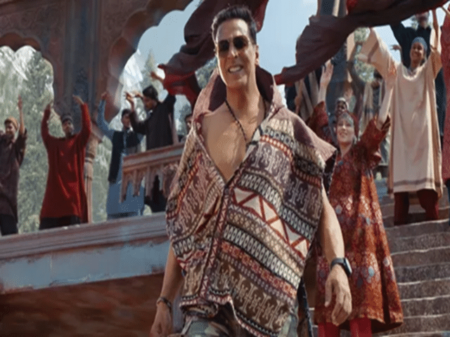 Welcome to the jungle: Akshay Kumar's 'gang' seen having a blast in the ...