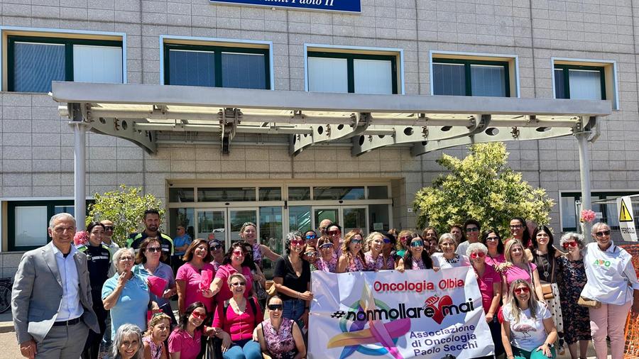 Un tour di coraggio e solidarietà: le Pink Flamingos all’Oncologia del ...
