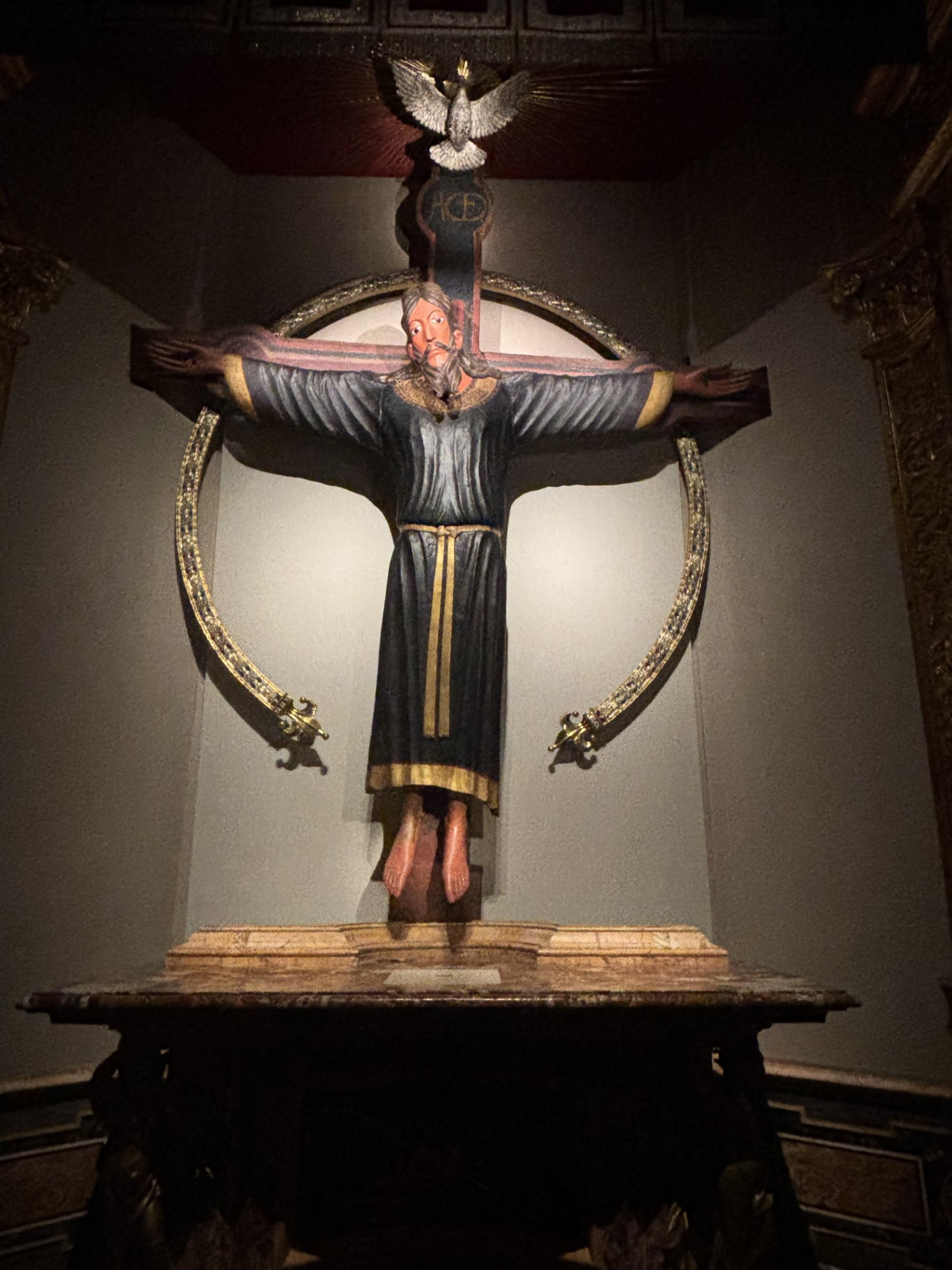 Torna visibile nel tempietto della cattedrale di Lucca il Volto Santo