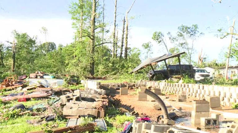 Indiana woman takes cover in bathtub as storm obliterates mobile home