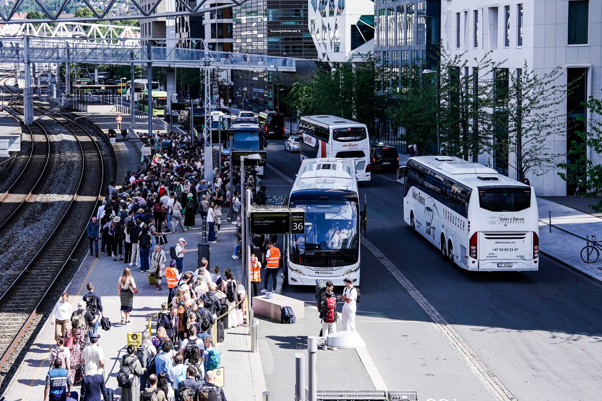 Nok en sommer med buss for tog