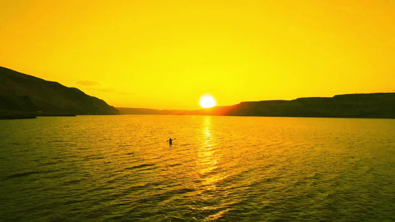 A golden hour kayak experience in the Columbia River Gorge