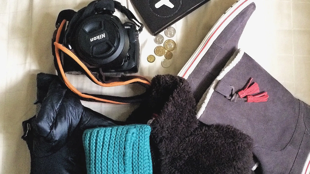 16 smart habits for packing light when traveling