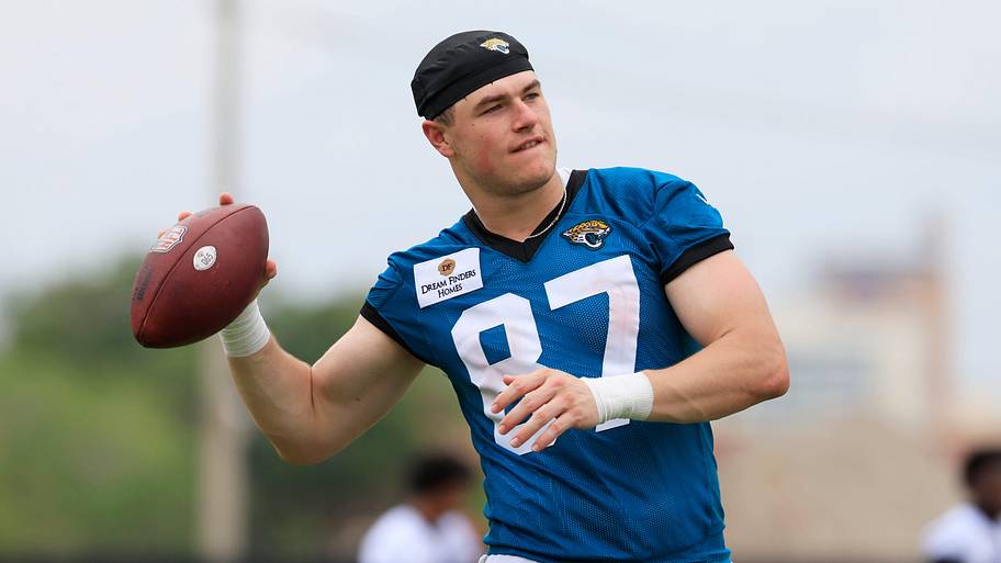 Titans fans can laugh at Jaguars GM reaction to comical NFL draft reach