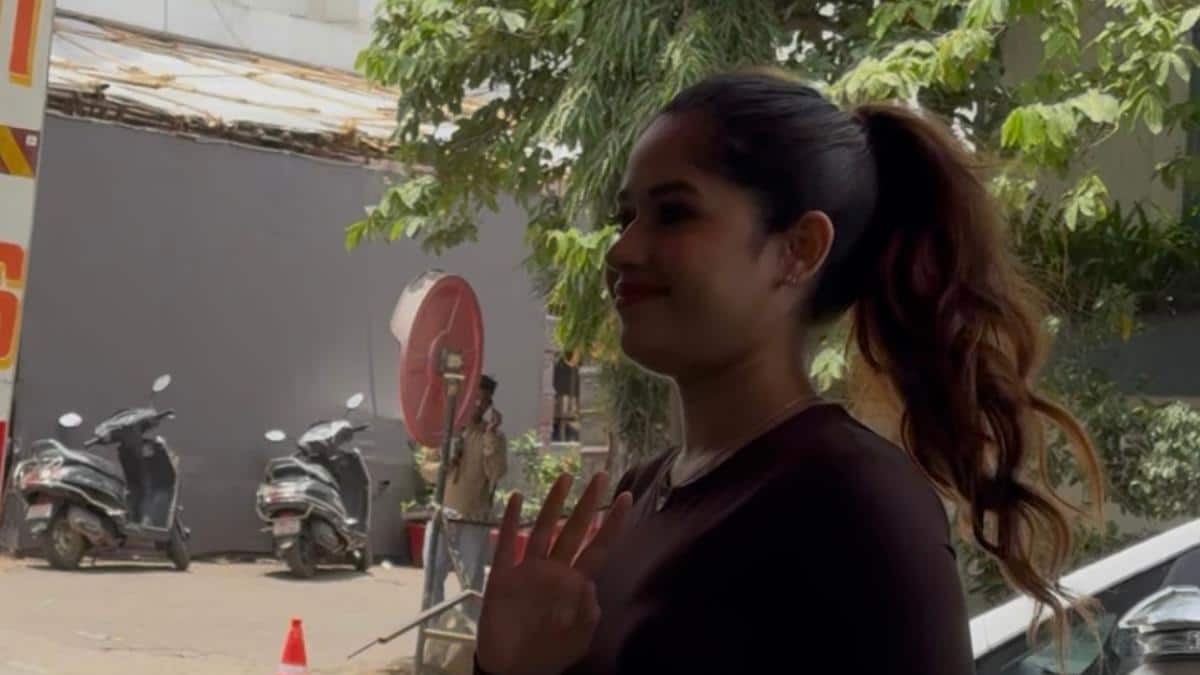 Celeb spotted | Laughter Chefs cast Bharti Singh, Elvish Yadav snapped ...