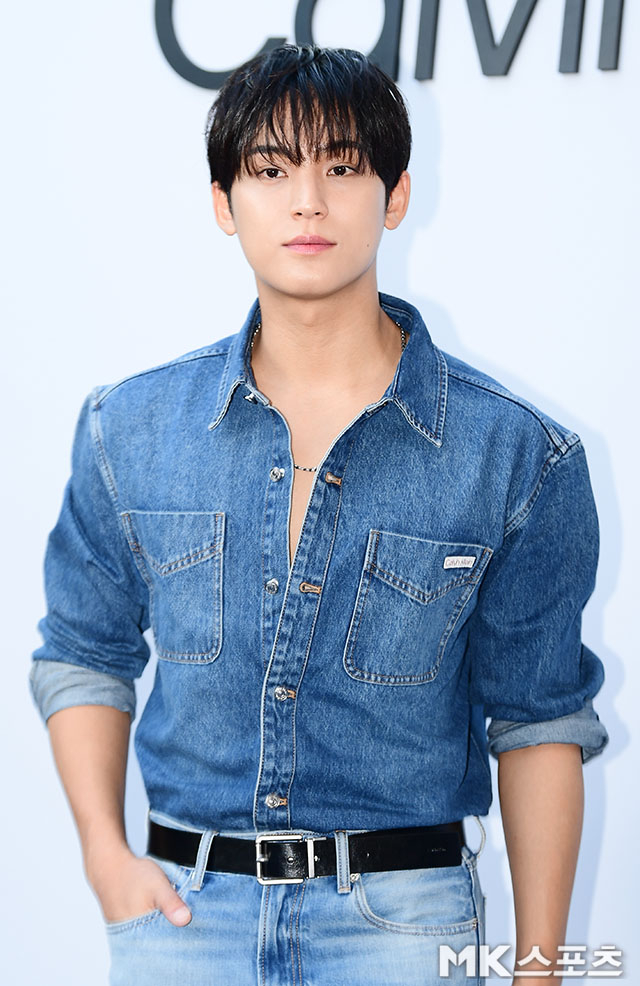 세븐틴 민규 '가슴 살짝 보이며 야성미 폭발' [MK포토]