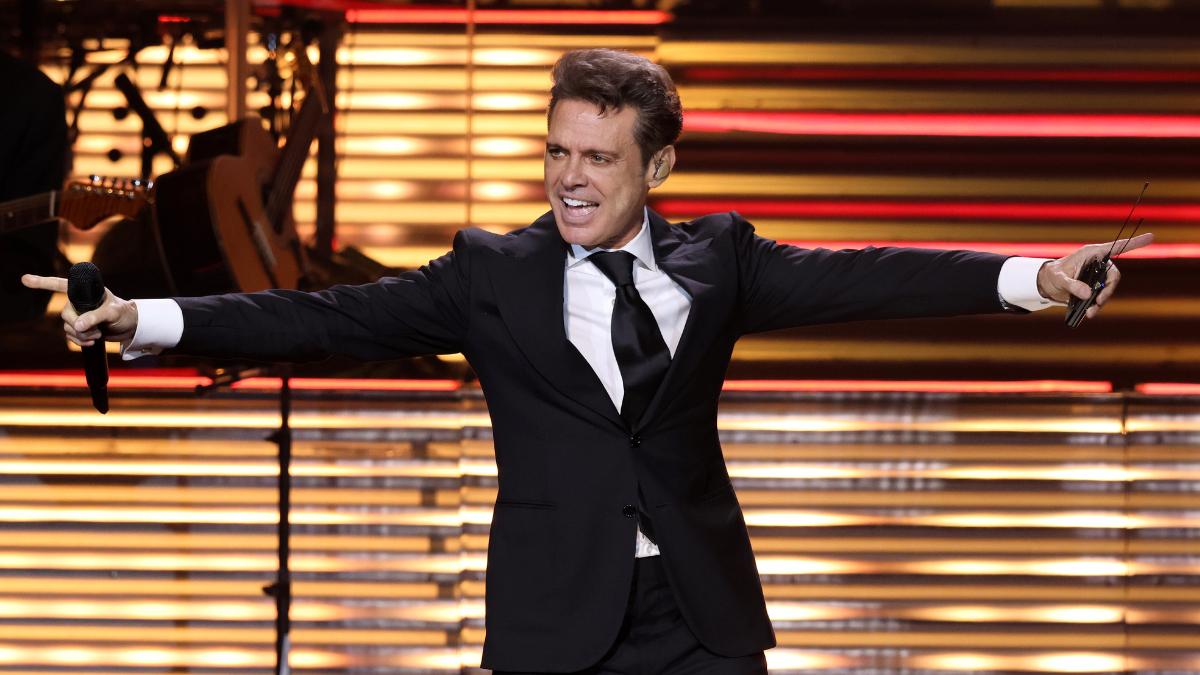 Luis Miguel hospitalized in New York after delicate heart surgery ...