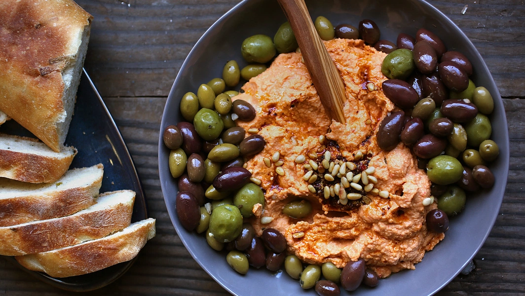 9 easy and flavorful 3-ingredient dips