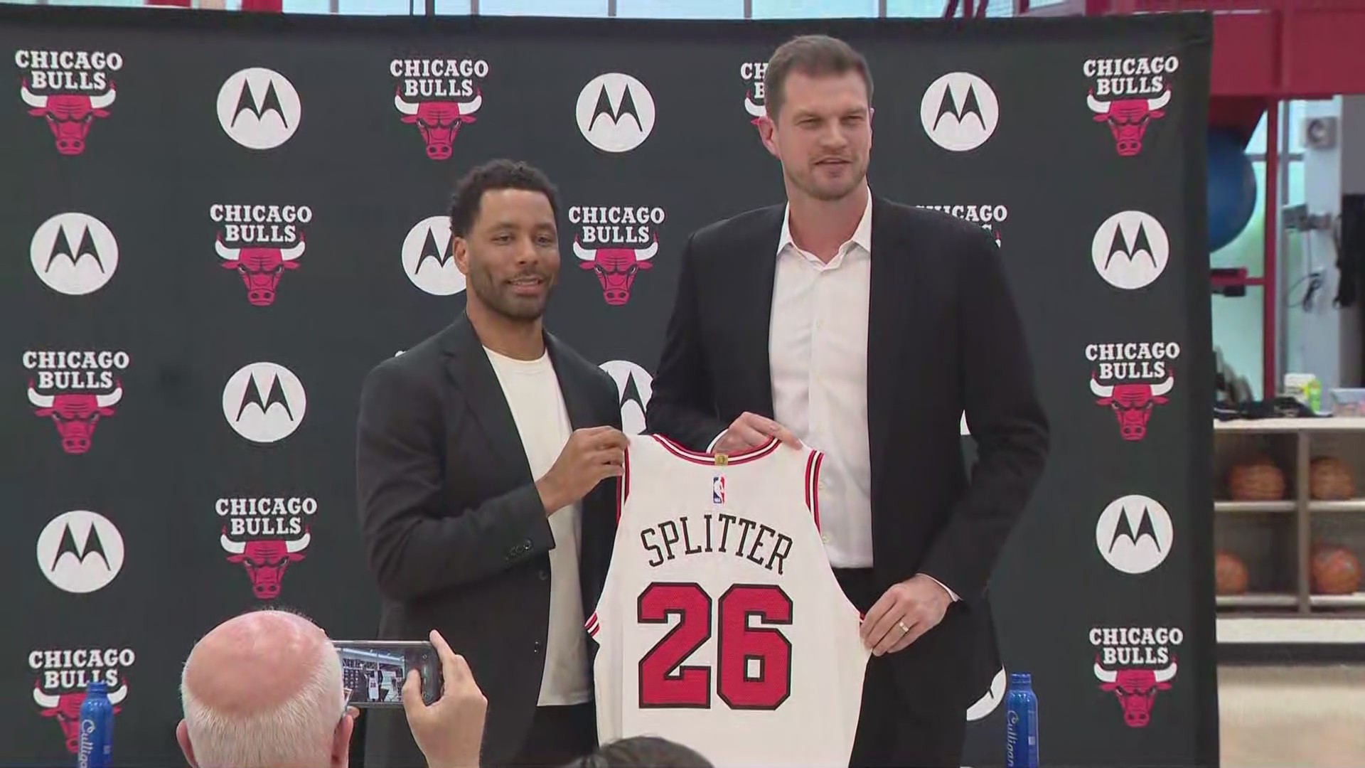 Chicago Bulls formally introduce new head coach Tiago Splitter