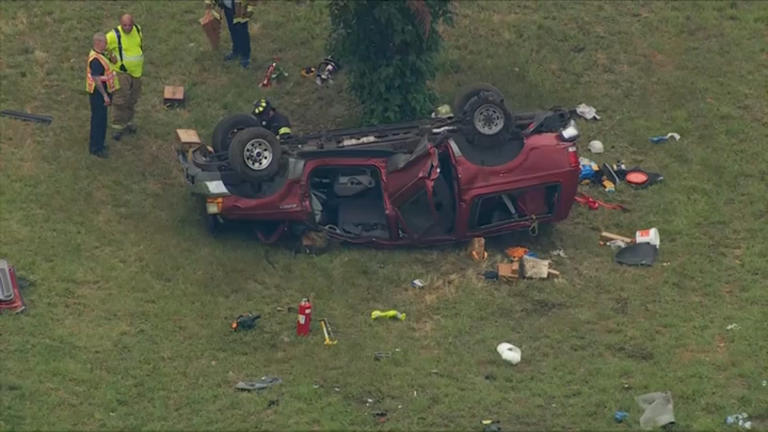 Vehicle crashes into tree along I-295 in Logan Township, New Jersey