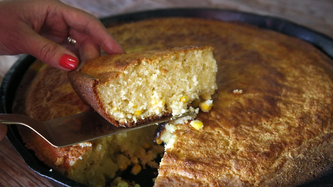 Perfecting cornbread: Ingredients, techniques, and flavor variations