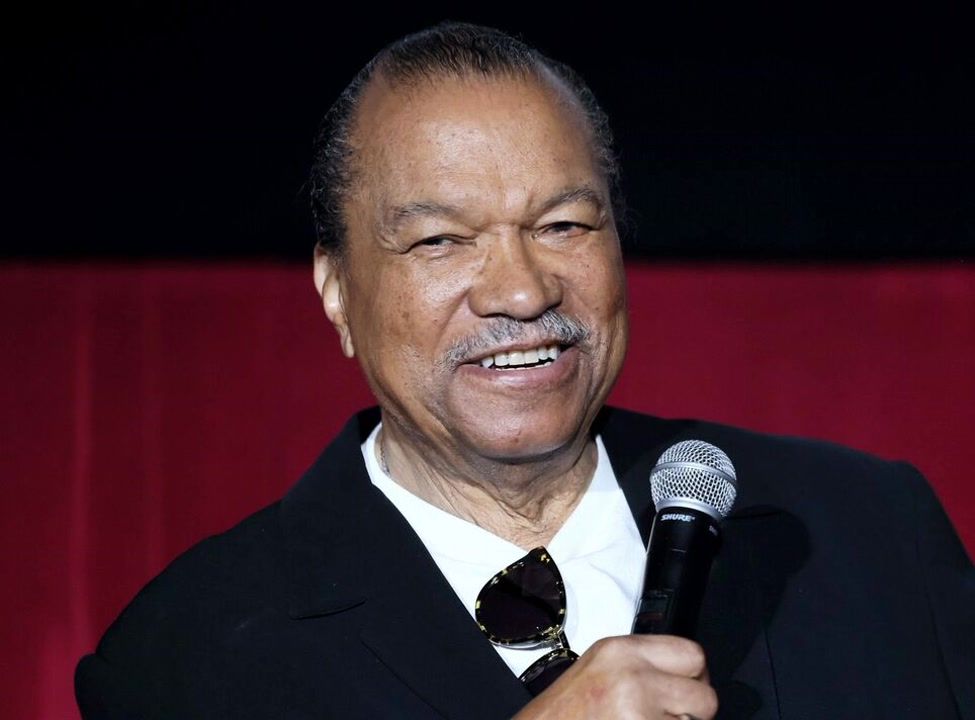 Star Wars icon Billy Dee Williams, 89, seen with walking frame on frail ...