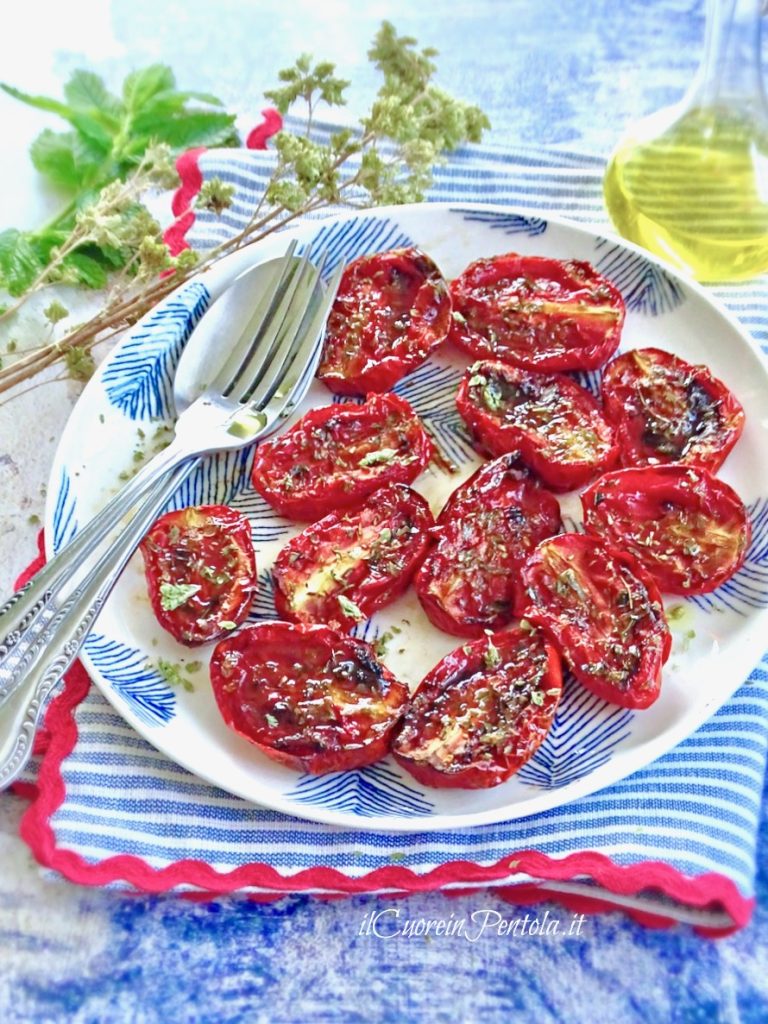 Pomodori al forno (o friggitrice ad aria)