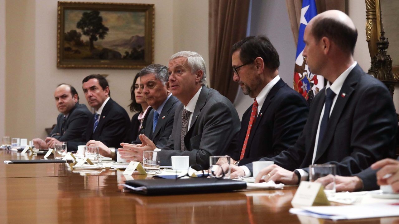 Kast reúne a poderes del Estado por caso de niños haitianos e instruye ...