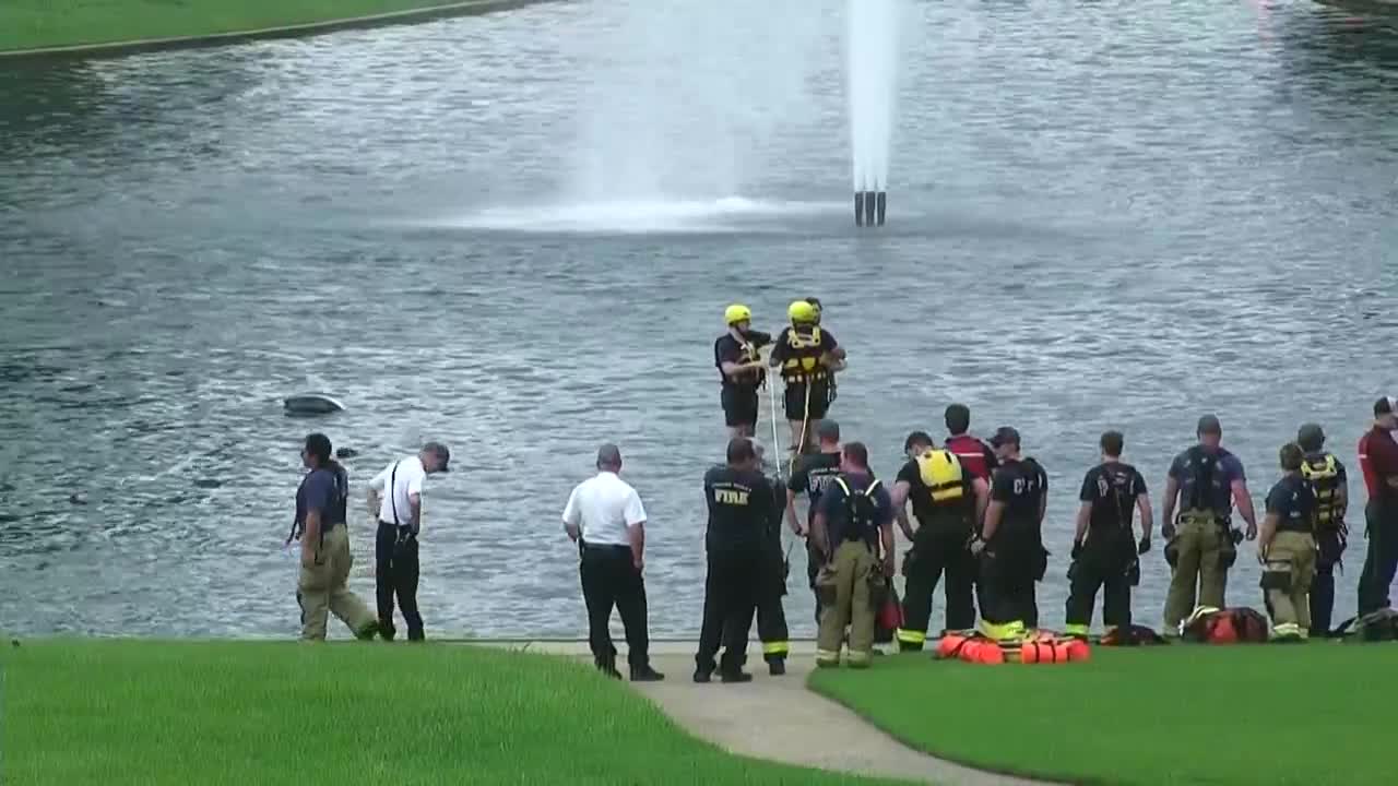 Video shows water rescue after car goes into pond off US 280