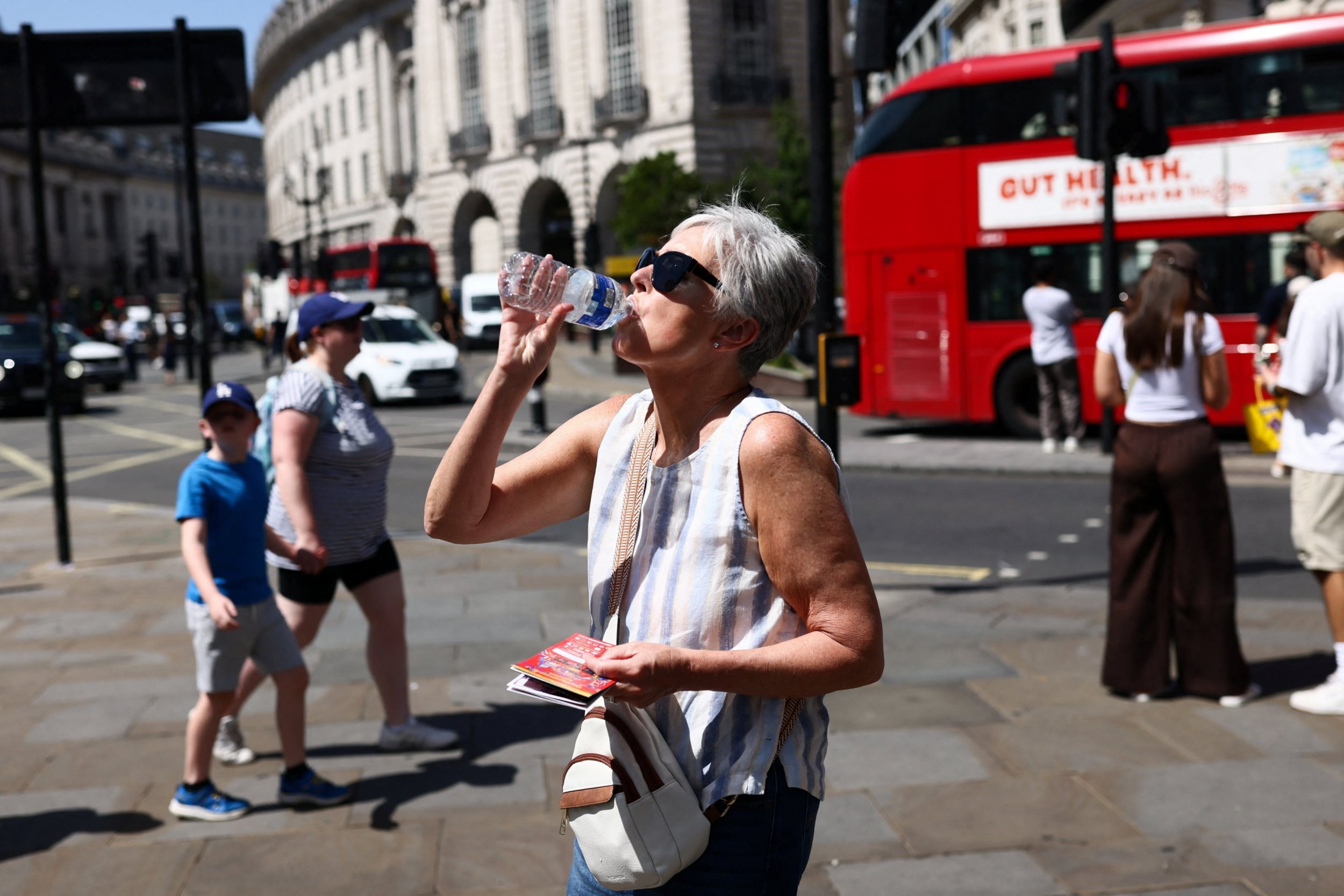 Heat health alerts issued for parts of UK ahead of 30°C temperatures