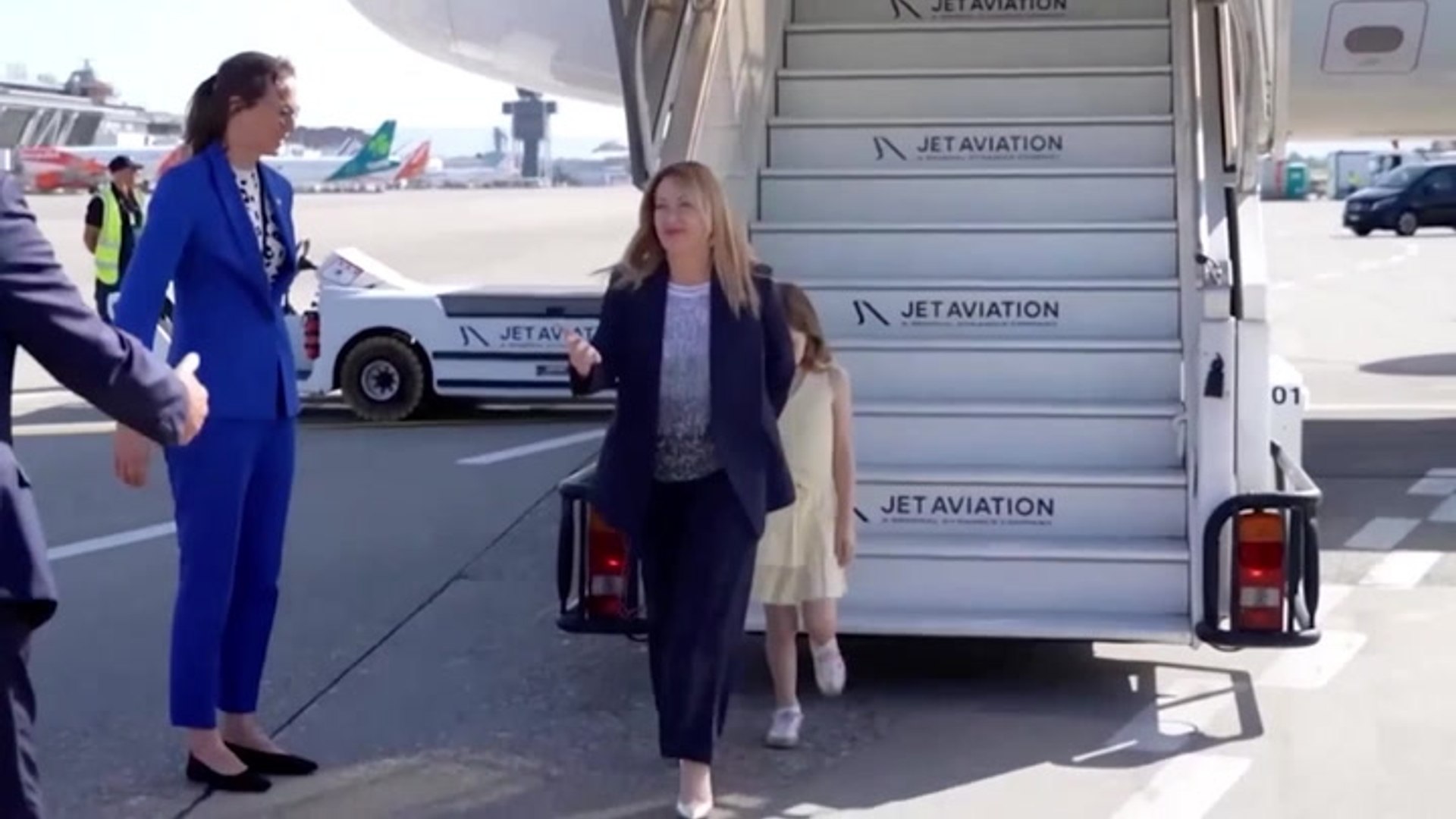 Meloni’s young daughter avoids spotlight at French G7 arrival