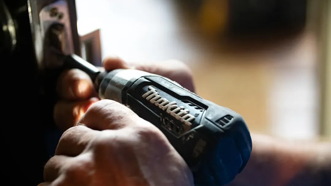 11 homeowner habits that annoy contractors and tradespeople more than ...