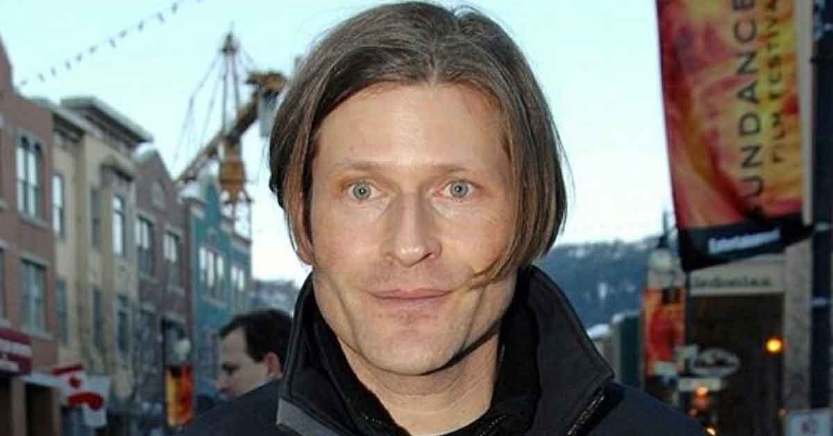 20 candid photos of Hollywood’s biggest weirdo