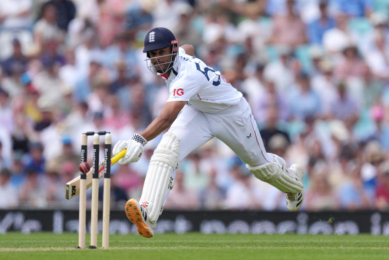 Emilio Gay puts Ben Duckett mix-up behind him to lead England response