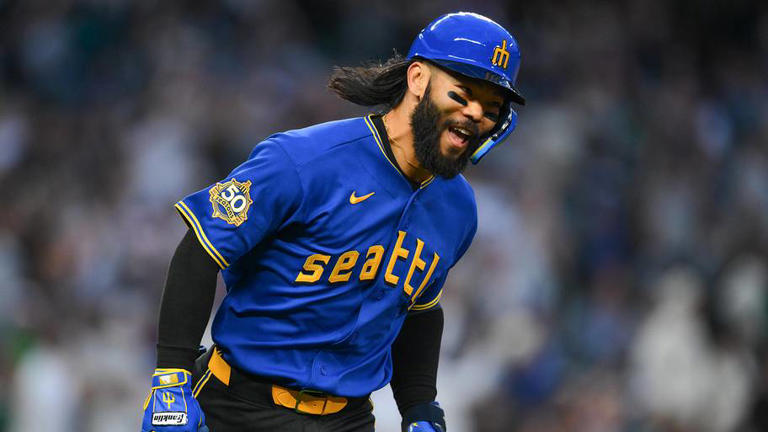 Mariners add Connor Joe before Curtis Washington Jr. could even unpack ...