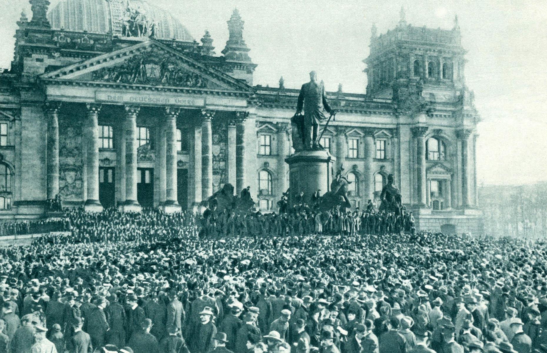 Incredible photos show Germany's famous cities then and now