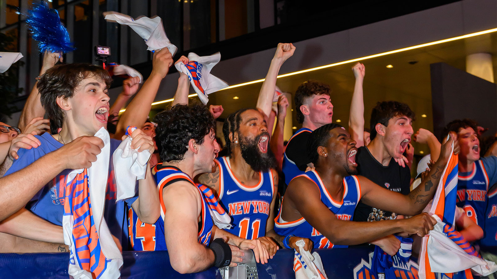 Knicks’ championship parade crowds were already mind-blowingly insane ...
