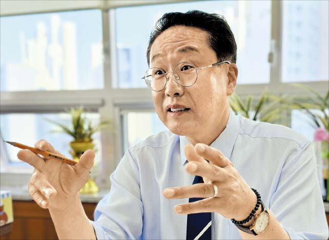 Democratic Party's Jay Park pushes to revive scrapped Oryukdo Line tram
