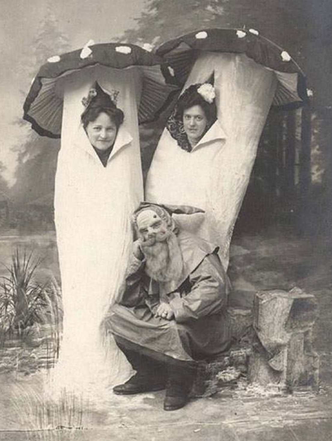 21 photos of weirdness during the Roaring Twenties