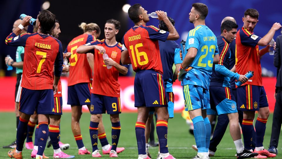 The great hydration break debate takes over the World Cup